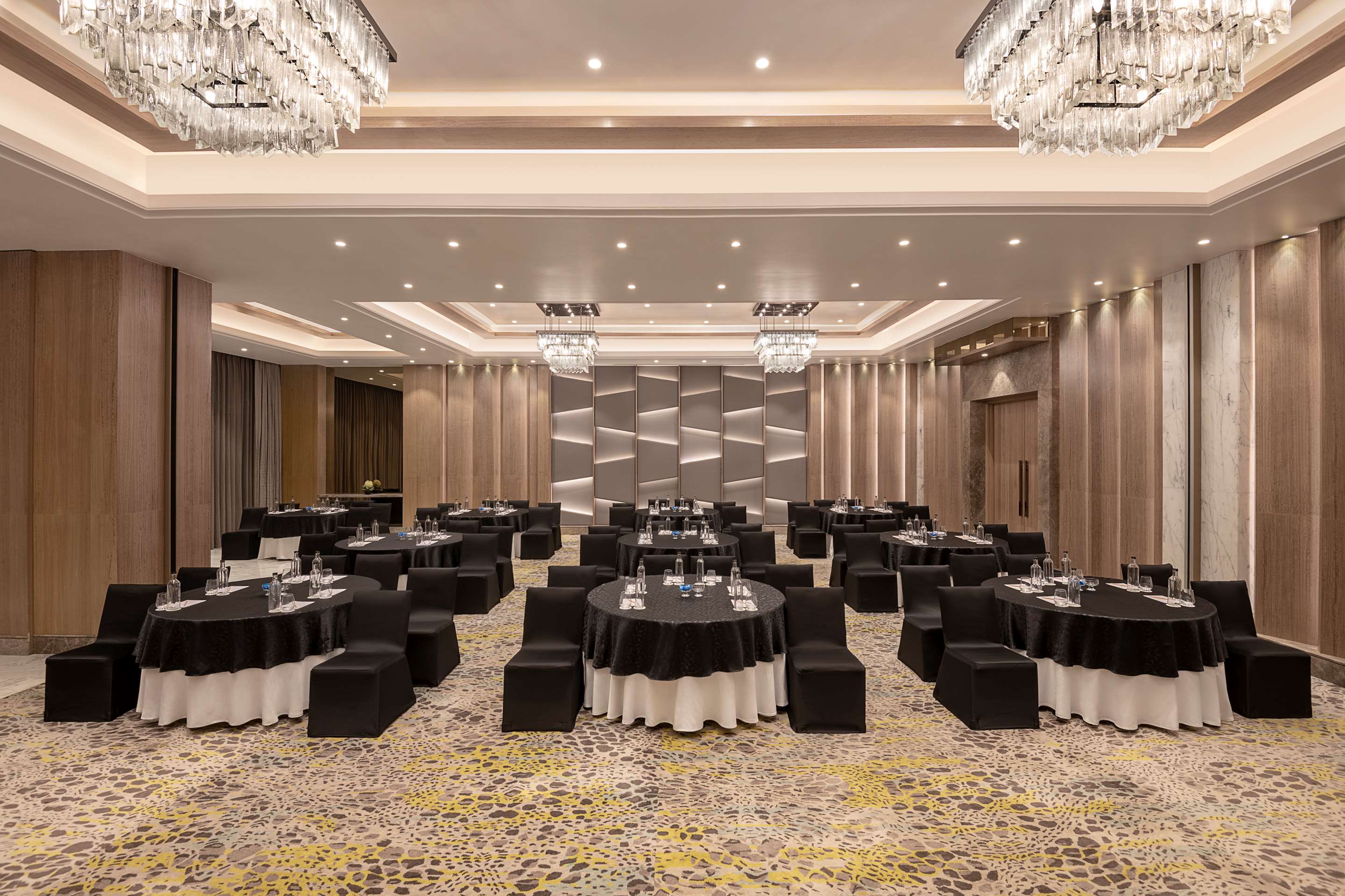 Reserve Radisson Meeting Rooms in Andheri | Radisson Hotels
