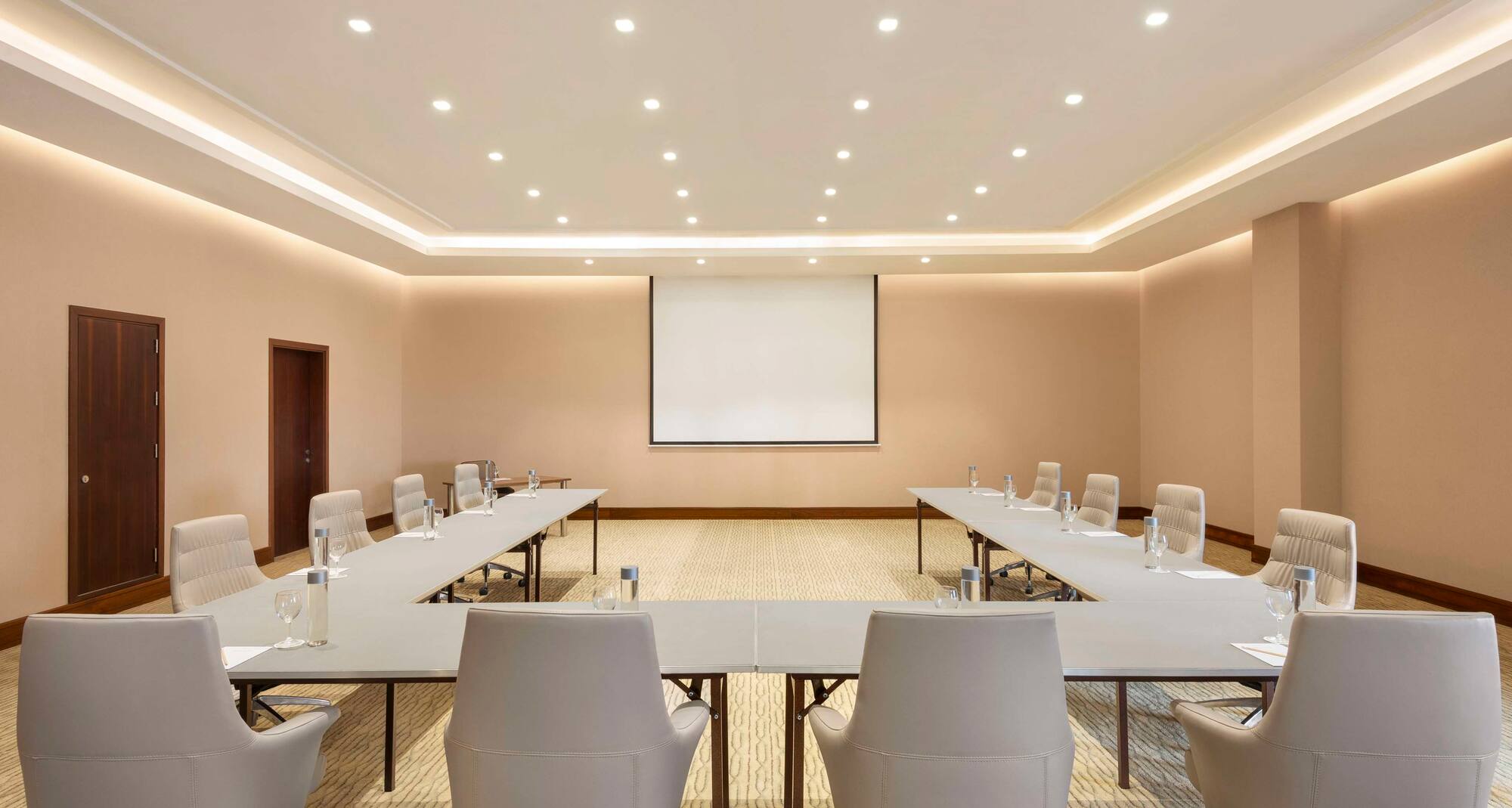 Corporate meetings packages in Muscat | Radisson Hotels