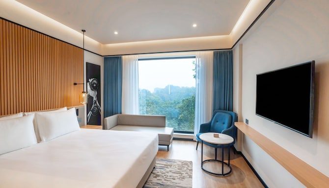 Enjoy our contemporary rooms and suites | Radisson Hotel Prayagraj