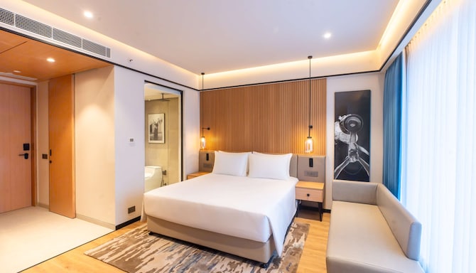 Enjoy our contemporary rooms and suites | Radisson Hotel Prayagraj