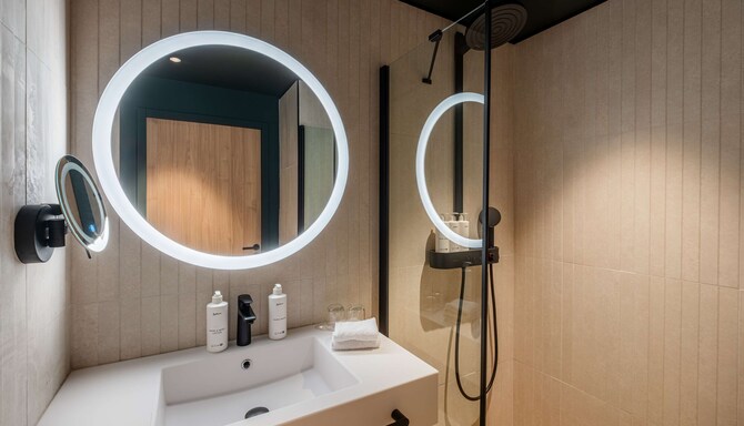 Experience our contemporary rooms and suites | Radisson Hotel Reims