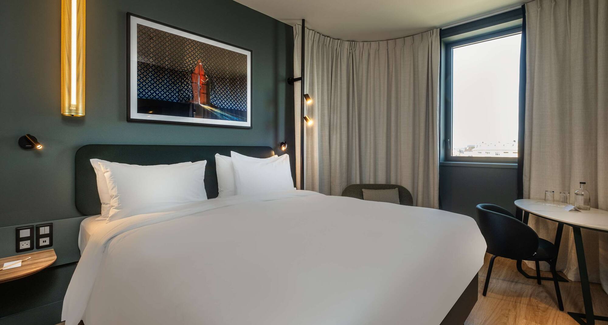 Experience our contemporary rooms and suites | Radisson Hotel Reims