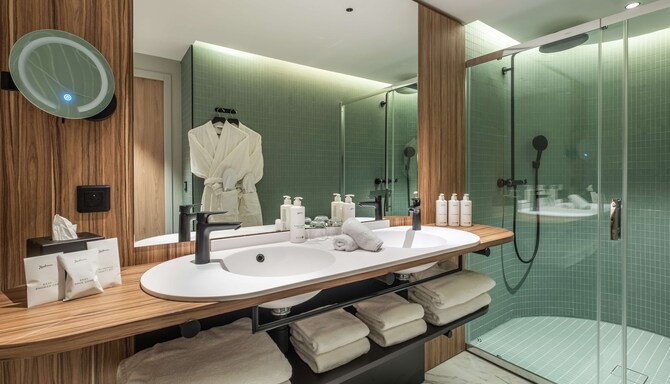 Experience our contemporary rooms and suites | Radisson Hotel Reims