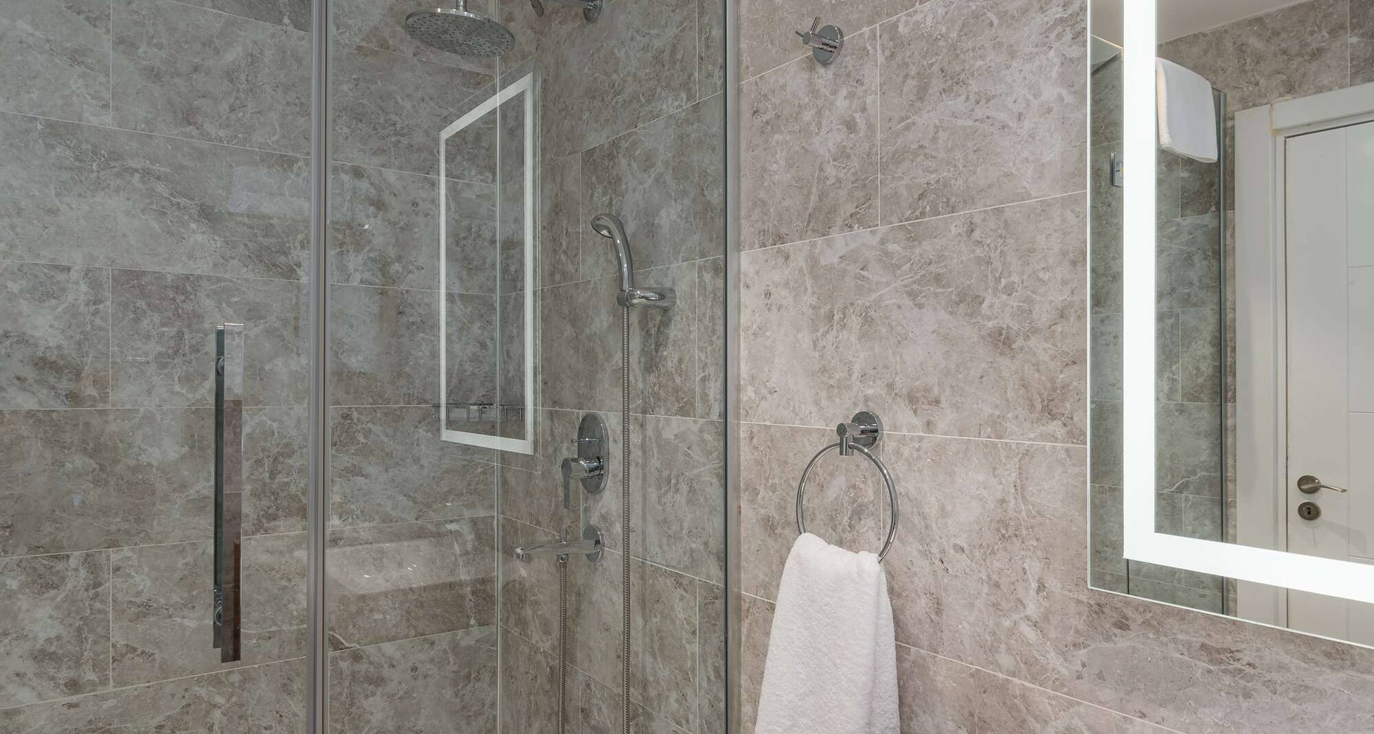 Discover stylish rooms in Erbil’s business district | Radisson Hotels