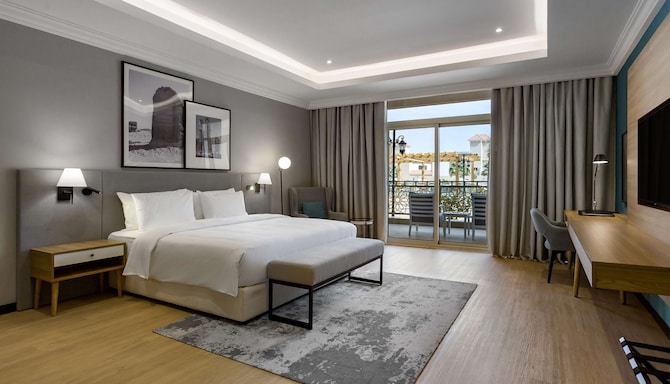 Book a room or villa at our airport hotel in Riyadh | Radisson Hotels