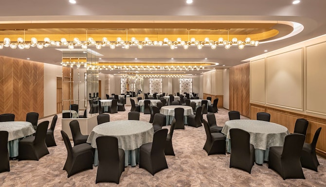 Modern spaces designed for all of your event needs | Radisson Hotels