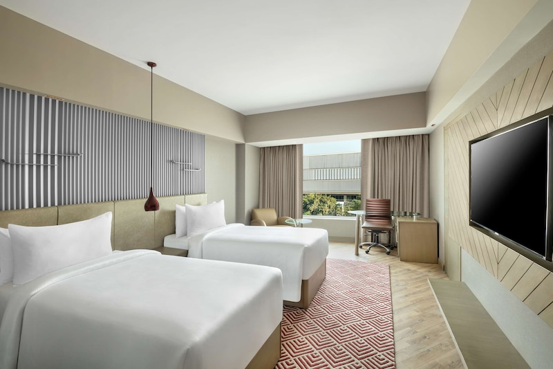 Experience contemporary comfort in our stylish rooms | Radisson Hotels