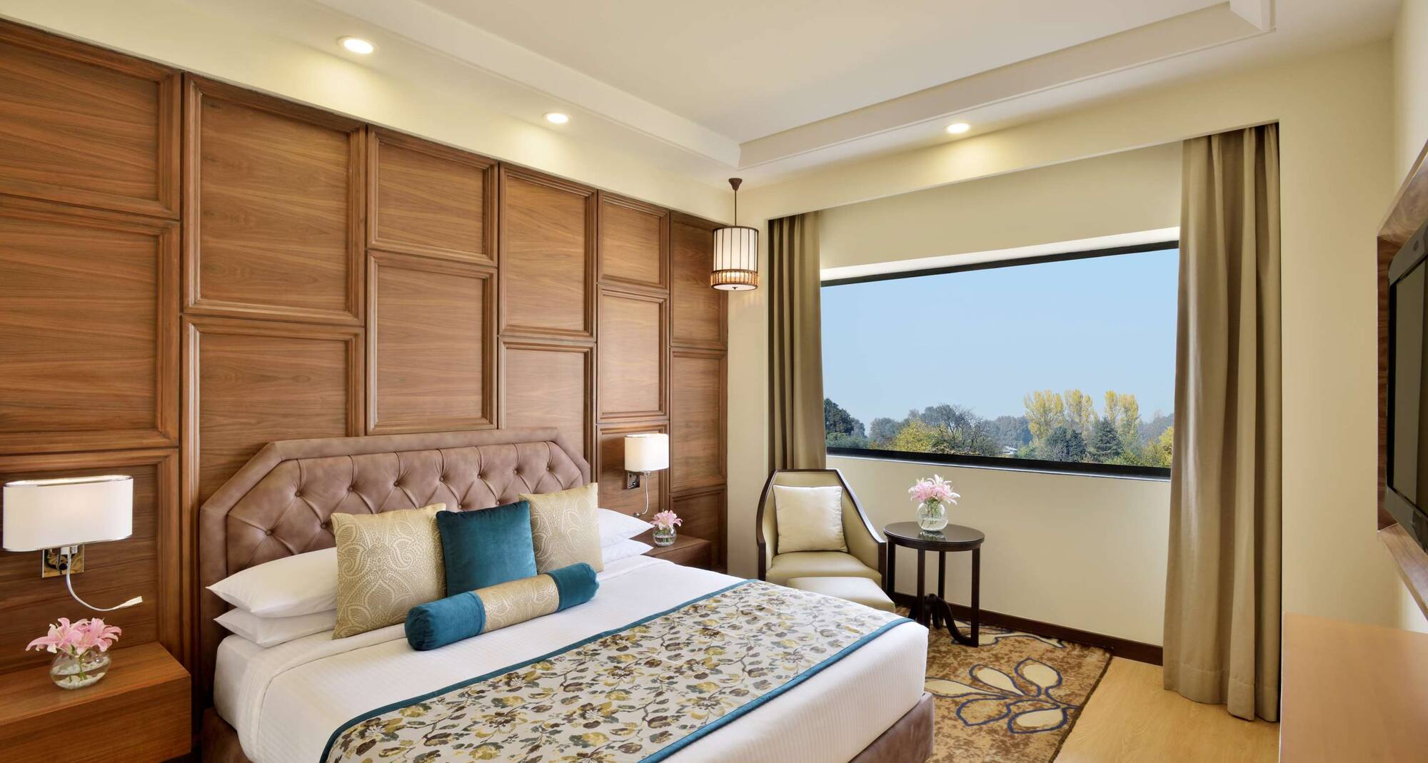 Book Radisson Hotel Rooms in Srinagar | Radisson Hotels
