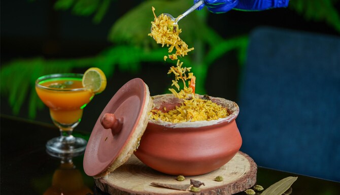 All-day dining | Radisson Hotel Vrindavan