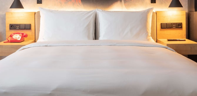 Vibrant rooms and suites | Radisson RED Phuket Patong Beach