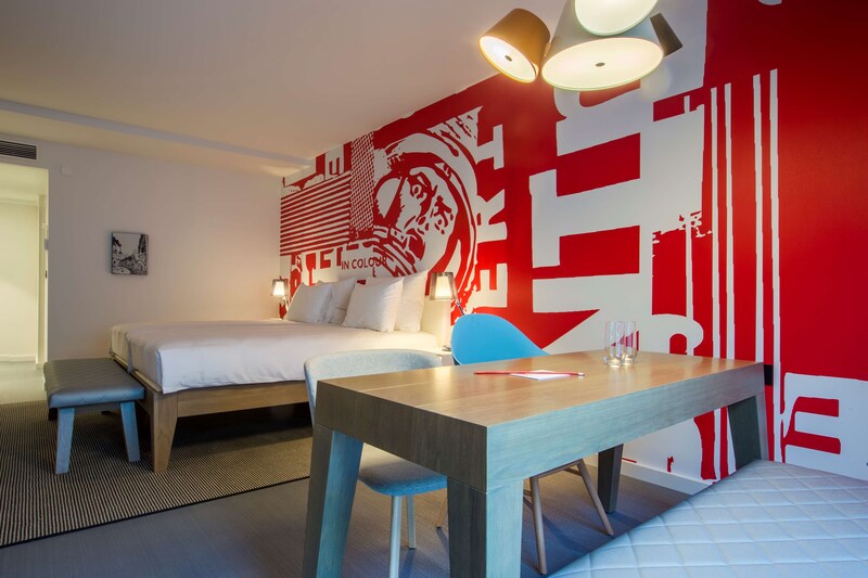Hotel rooms and suites in Brussels, Belgium | Radisson RED Brussels