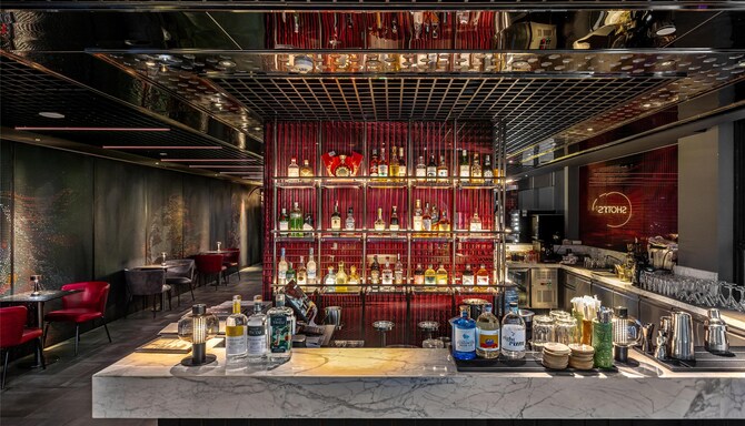 Feel-good vibes at BlackOut Rooftop bar | Radisson RED Danang