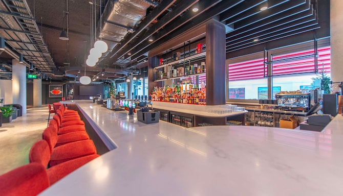 The Claddagh Bar & Grill | Radisson RED Galway