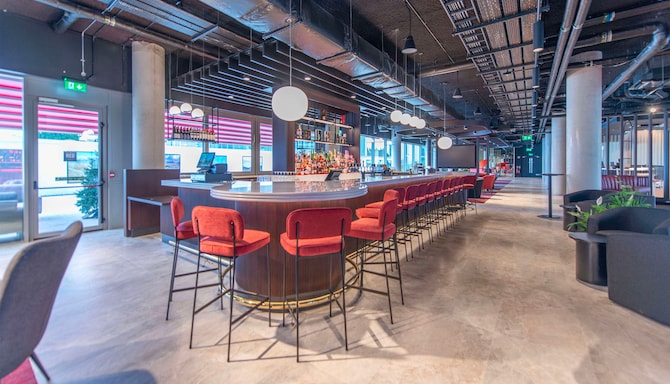 The Claddagh Bar & Grill | Radisson RED Galway