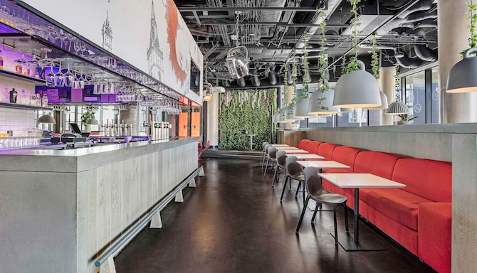 Glasgow Dining in Style - Book Now | Radisson RED