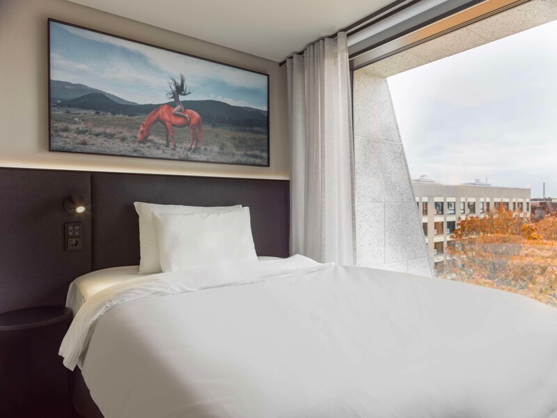 Inspiring rooms and suites with memorable amenities | Radisson Hotels
