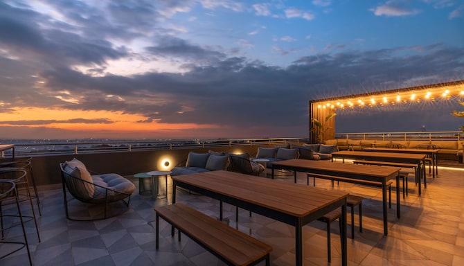 Food & Beverage | Radisson RED Johannesburg Rosebank