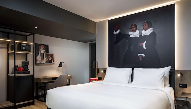 Feel the RED vibes in dynamic Liverpool | Radisson RED Liverpool