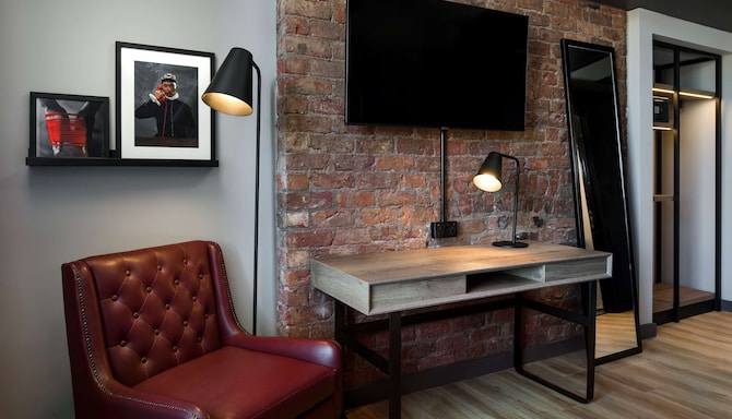 Cozy rooms and suites in Liverpool | Radisson RED Liverpool
