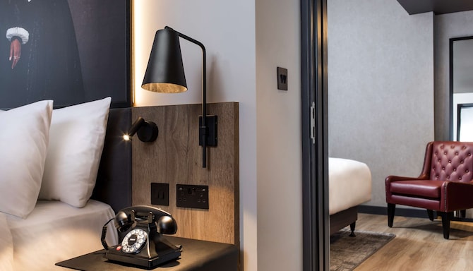 Feel the RED vibes in dynamic Liverpool | Radisson RED Liverpool