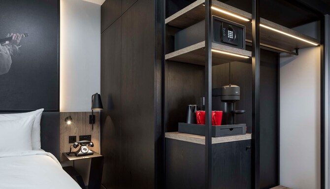 Feel the RED vibes in dynamic Liverpool | Radisson RED Liverpool