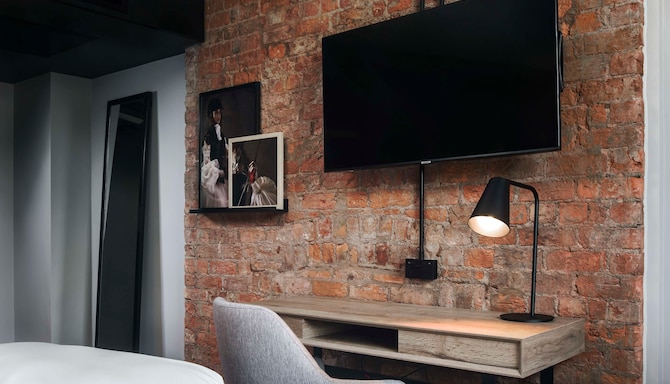 Feel the RED vibes in dynamic Liverpool | Radisson RED Liverpool