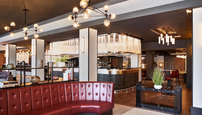 Heathrow Airport Restaurants: Hotel restaurant | Radisson RED