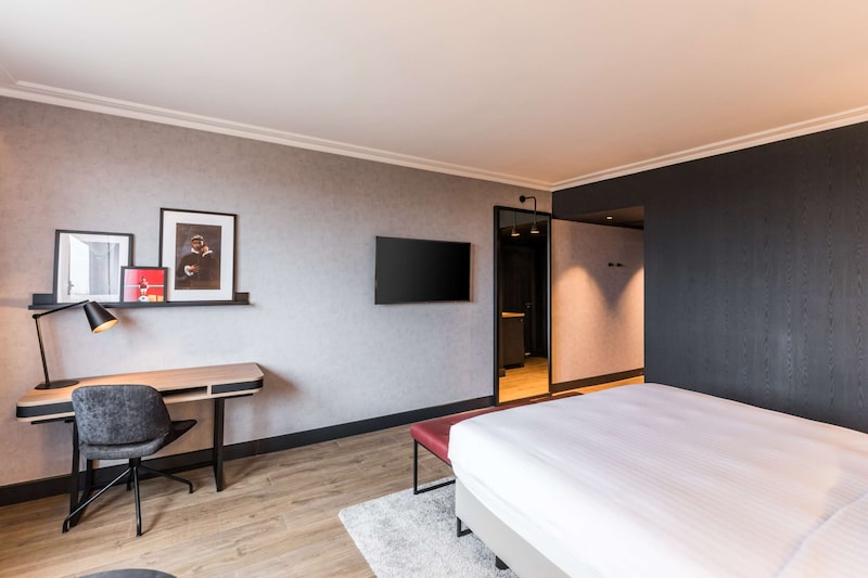 Hotel Rooms near Heathrow Airport | Radisson RED London Heathrow