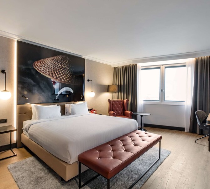 Reserve Our Convenient Heathrow Hotel Rooms Today | Radisson RED