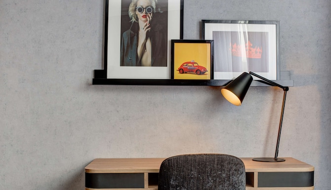Hotel near London Heathrow Airport | Radisson RED