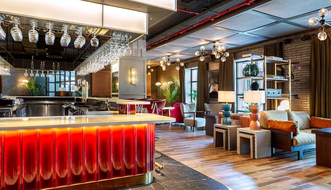 Deliciosa gastronomía en el Radisson RED Madrid | Radisson Hotels