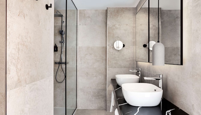 Comfortable rooms in Madrid city center | Radisson RED Madrid