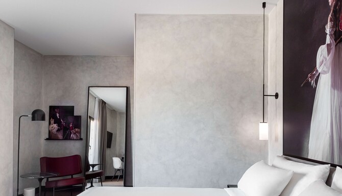 Stay in Madrid: Hotel rooms in city center | Radisson RED Madrid