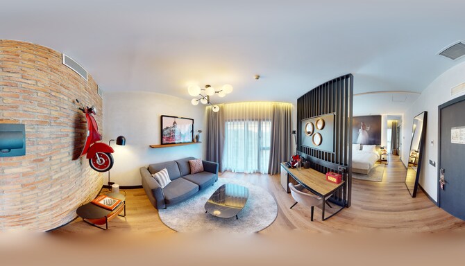 Stay in Madrid: Hotel rooms in city center | Radisson RED Madrid