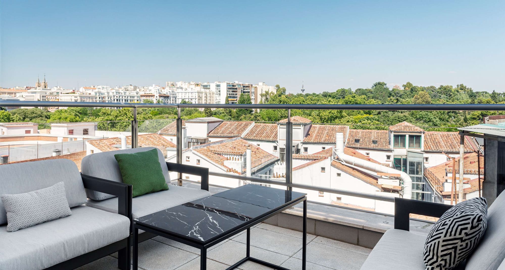 Comfortable and cool rooms in Madrid city center | Radisson RED Madrid