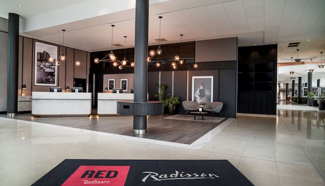 Luxury Hotel near Oslo Airport | Radisson RED Oslo Airport