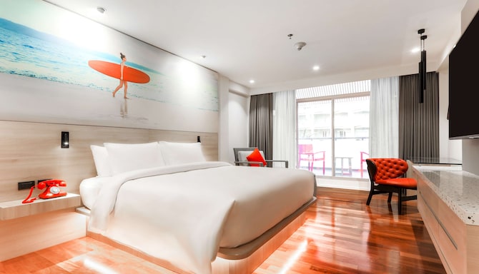 Vibrant rooms and suites | Radisson RED Phuket Patong Beach
