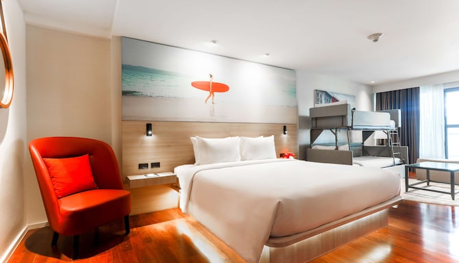 Vibrant rooms and suites | Radisson RED Phuket Patong Beach