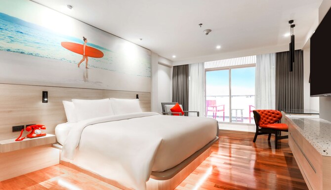 Vibrant rooms and suites | Radisson RED Phuket Patong Beach