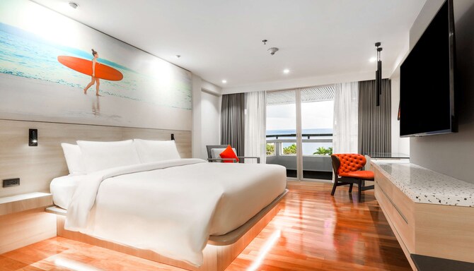 Vibrant rooms and suites | Radisson RED Phuket Patong Beach