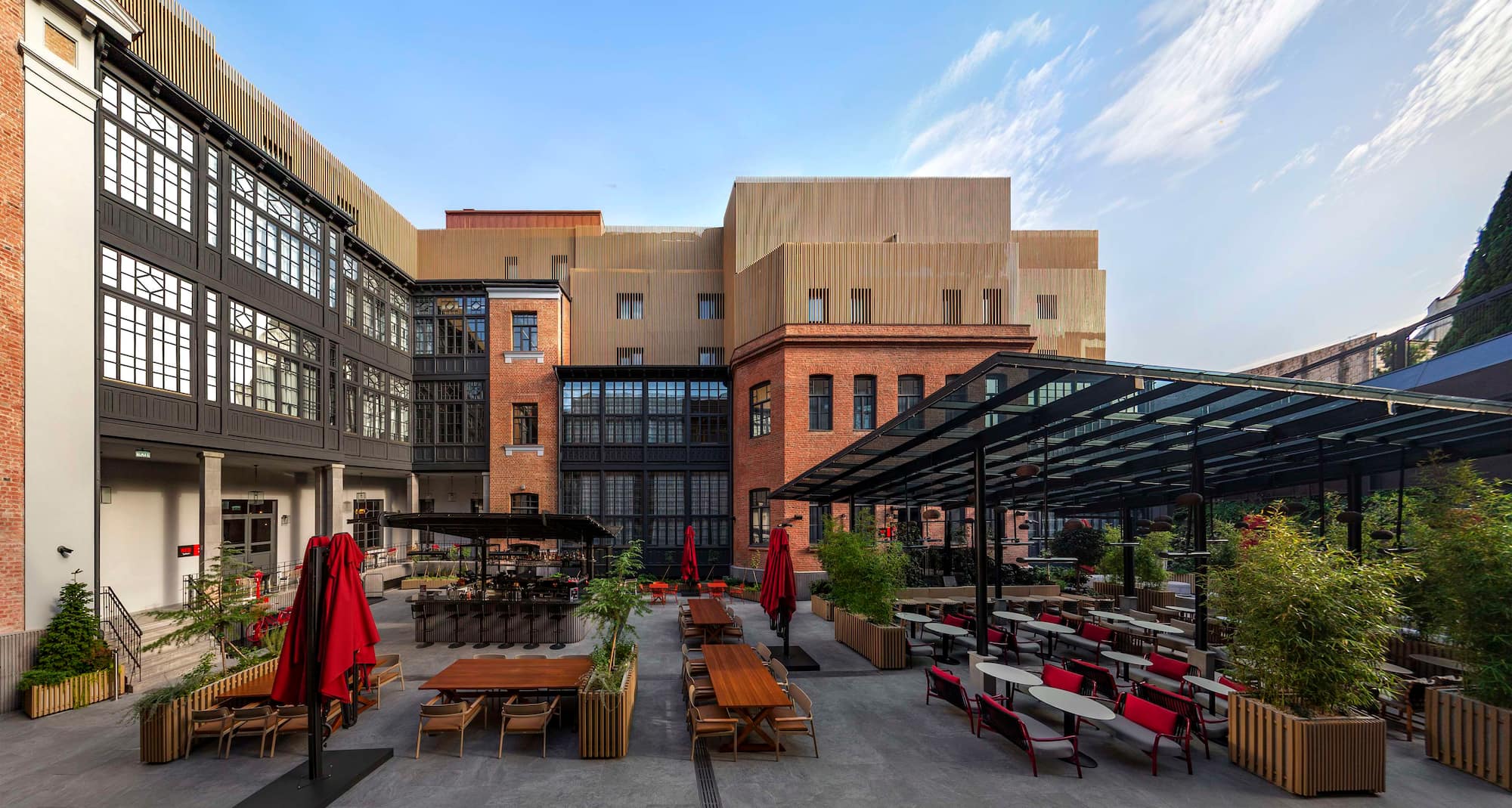 Feel inspired at the stylish Radisson RED Tbilisi | Radisson Hotels