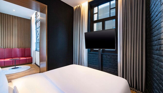 Hotel rooms and suites in Tbilisi Old Town | Radisson RED Tbilisi