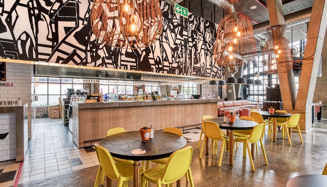 Vanda Waterfront Restaurants