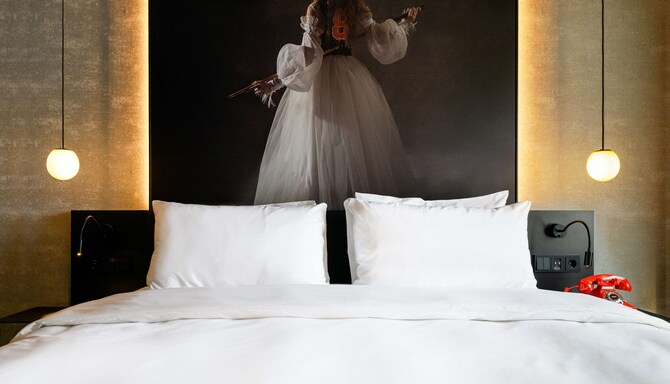 Stay at the Radisson RED Vienna near Schottenring | Radisson Hotels
