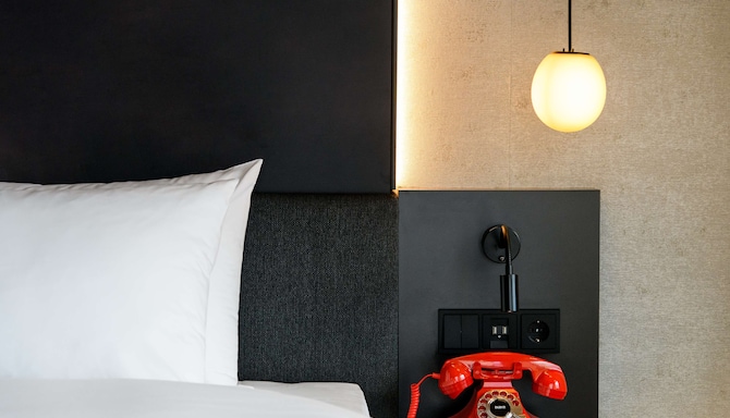 Stay at the Radisson RED Vienna near Schottenring | Radisson Hotels