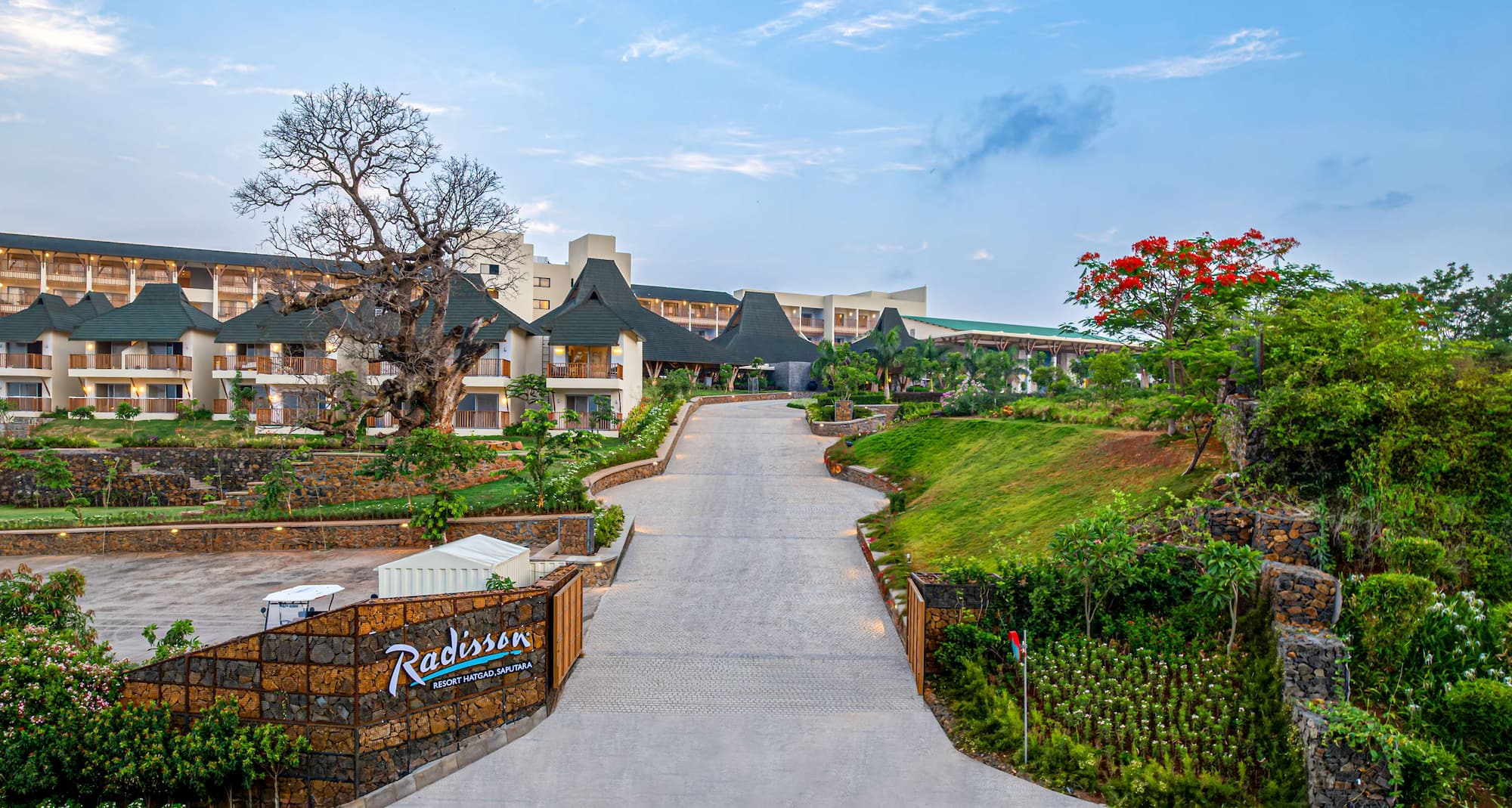 Discover the scenic Radisson Resort Hatgad Saputara | Radisson Hotels