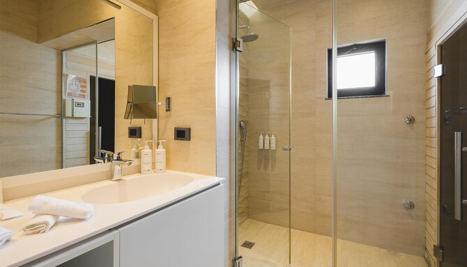 Modern rooms on the Adriatic coast | Radisson Resort Ruza Vjetrova