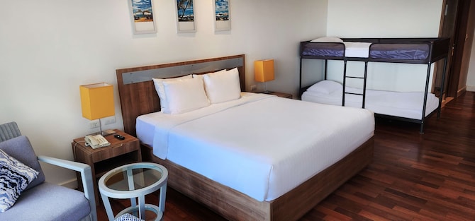 Stylish and comfortable rooms with ocean views | Radisson Hotels