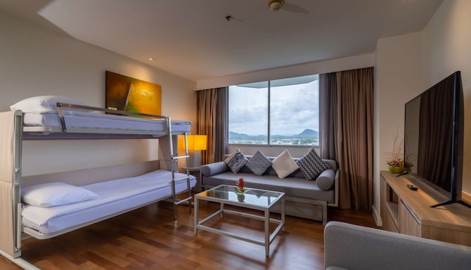 Stylish and comfortable rooms with ocean views | Radisson Hotels