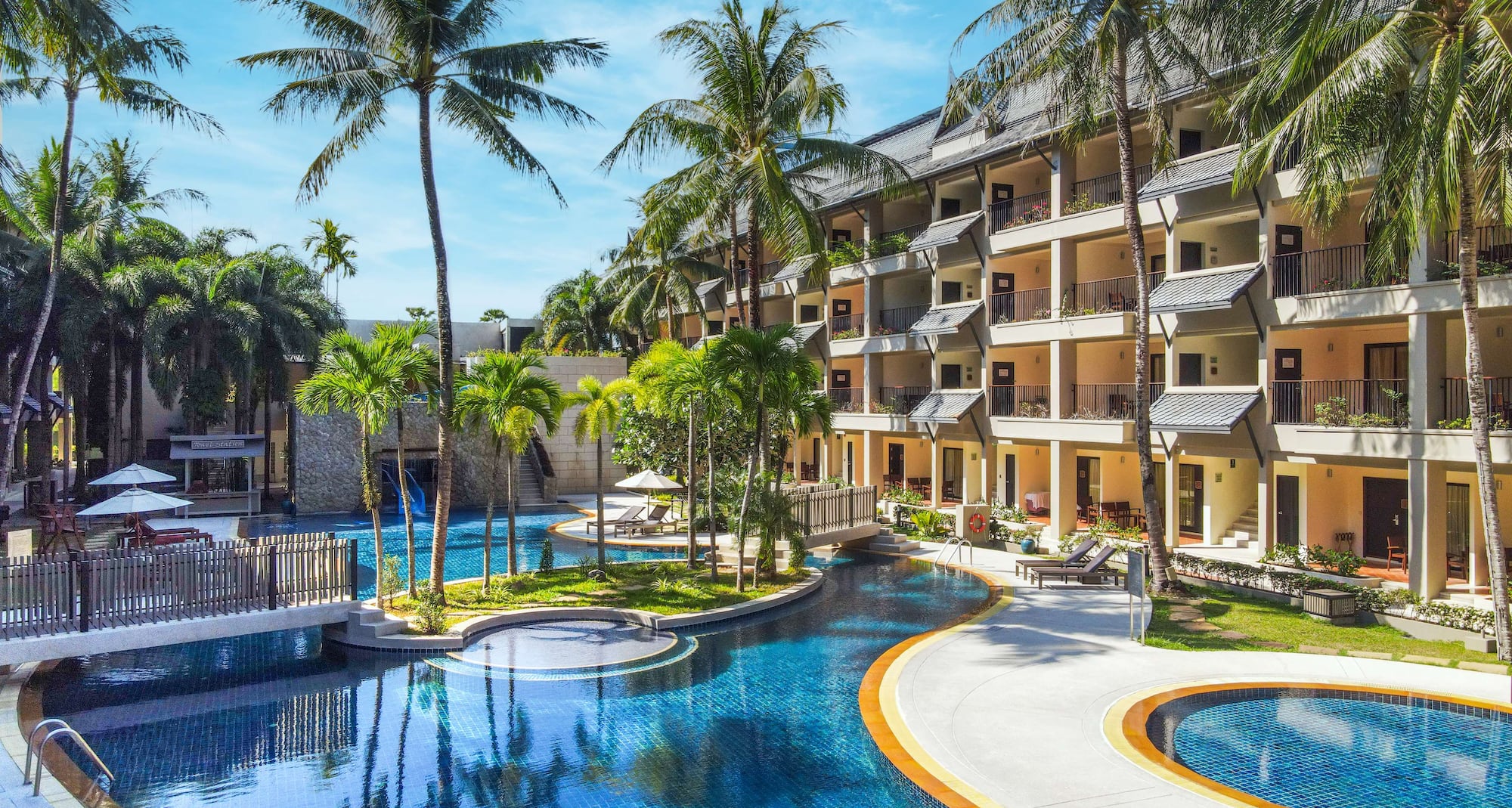 Modern suites in luscious Phuket | Radisson Resort & Suites Phuket